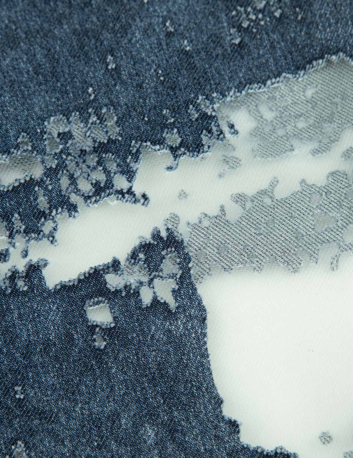 Seagull Embroidery Fashion Fit Burn-Out Denim Skirt – EVISU Seagull Embroidery Fashion Fit Burn-Out Denim Skirt – EVISU